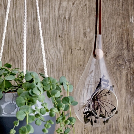 Urtepotter - blomsterskjuler - hængende krukker blomster